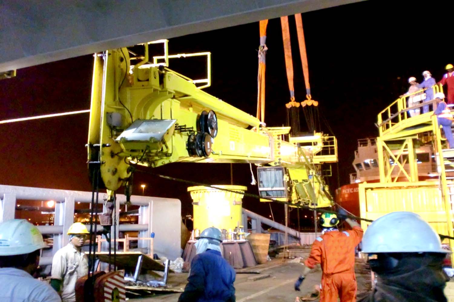 Installation of Deck Crane Onboard Vessel - MV Topaz Rayyan 01 - Energy Tec